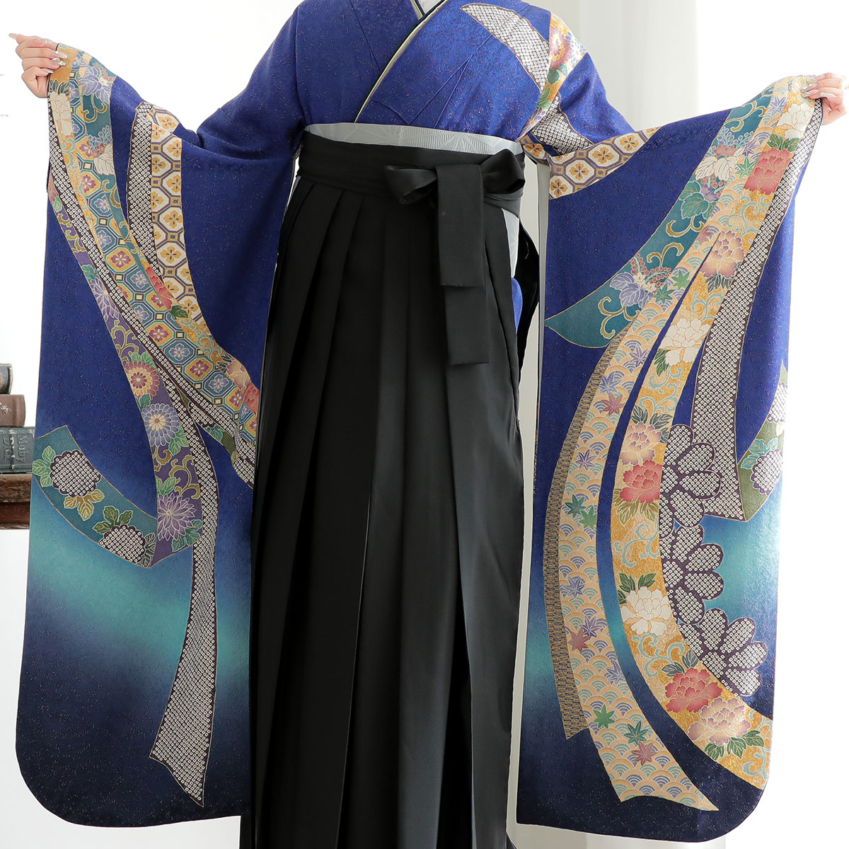 振袖袴: R1429青 熨斗に菊花☆(絹)│ 袴レンタル │ 京都着物 振袖袴: R1429青 熨斗に菊花☆(絹)│ 袴レンタル │ 京都着物